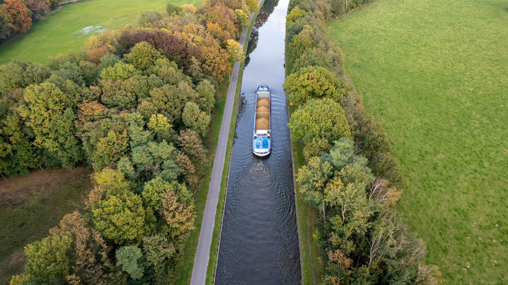 Barge - The Shipowners' Club